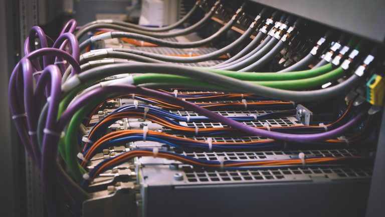 Qu’est ce que le courant fort ? (tableau électrique, prise, éclairage ...